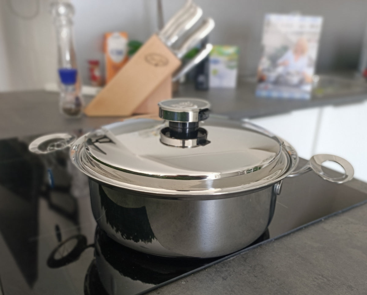 4 Litre Saucepan & Cover | dinerite.com.au